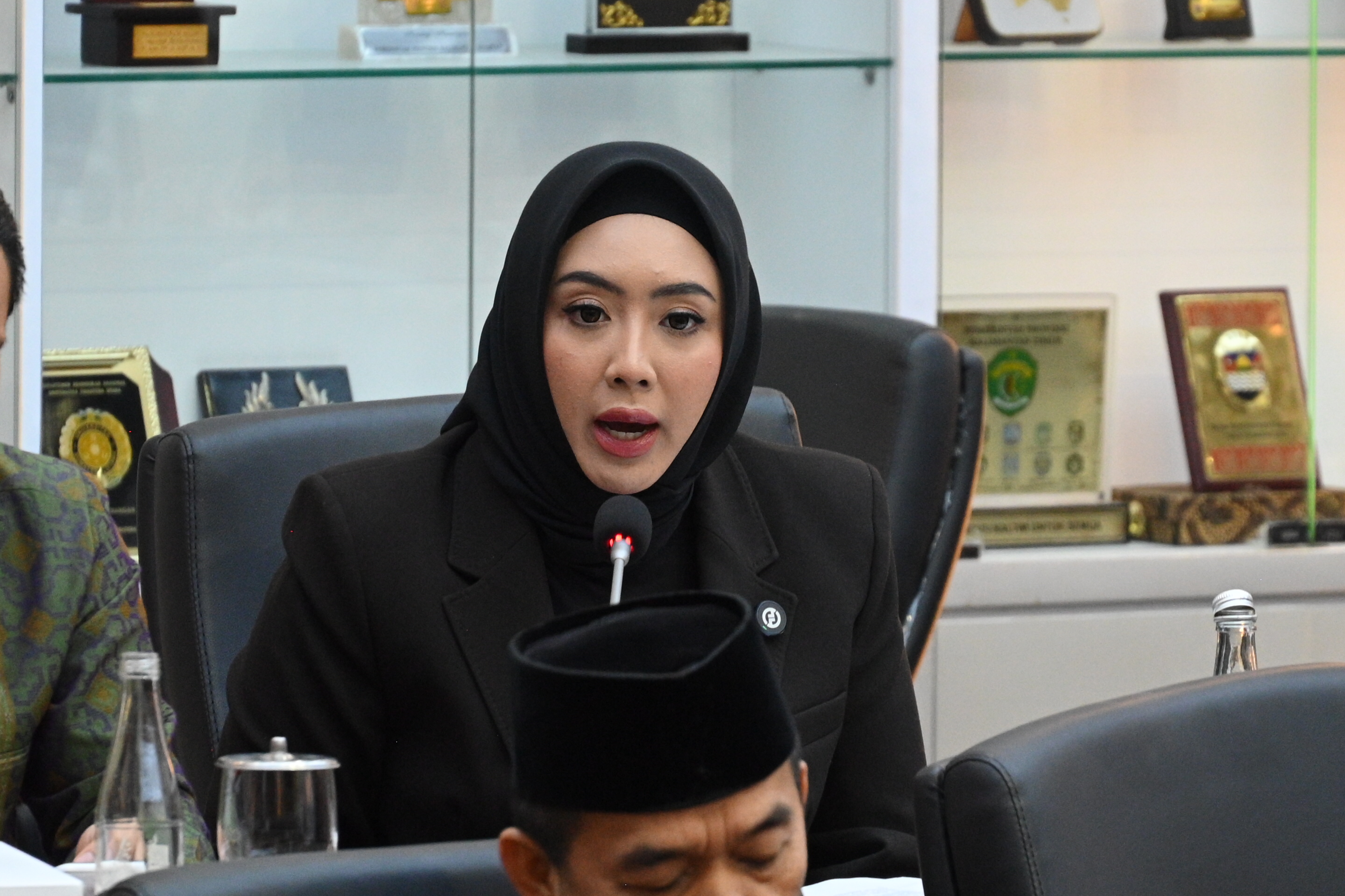Cindy Monica Kawal Instruksi Presiden Gratiskan Dokumen Kependudukan ...